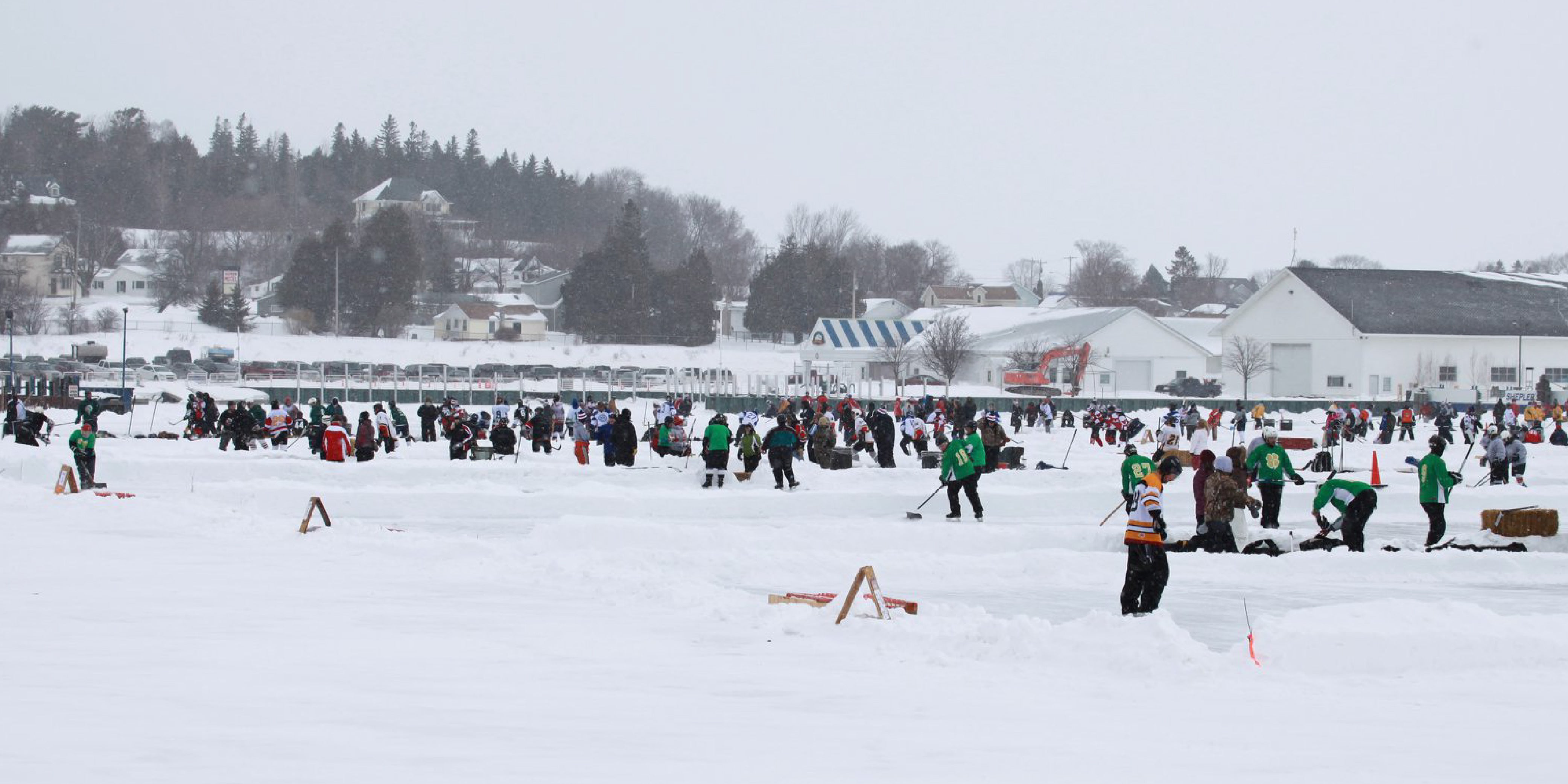 Tournament Spotlight: Labatt Blue Upper Peninsula Pond Hockey ...